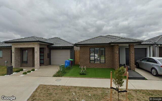 Indoor lot Parking in 70 Pobblebonk Crescent, Clyde North Victoria 3978 ...